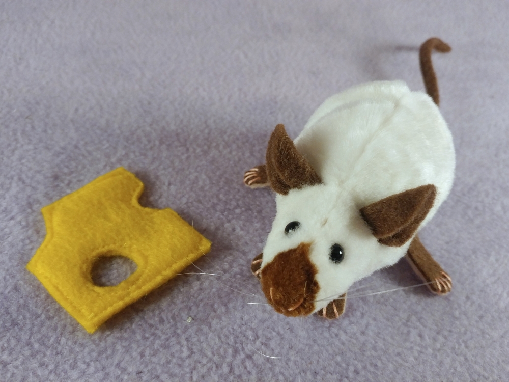 Himalayan Mouse Plushie | Citrine Mouse