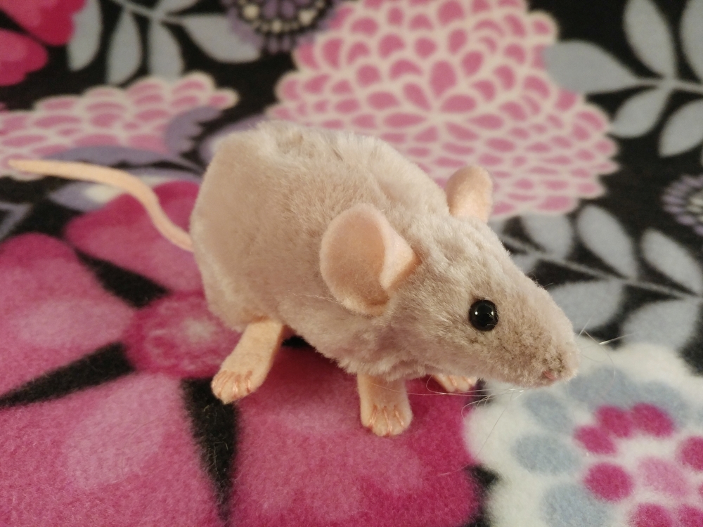 Light Pink Mouse Plushie | Citrine Mouse