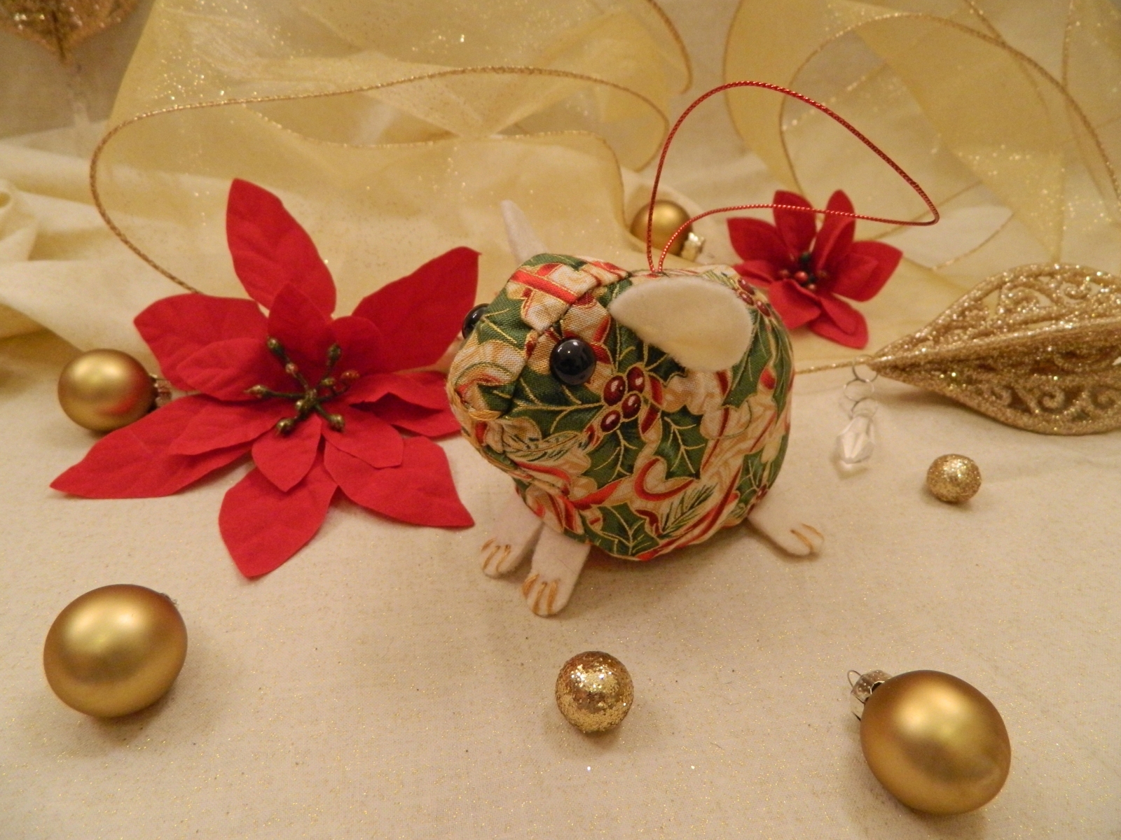 Red Ribbons & Holly Guinea Pig Ornament | Citrine Mouse