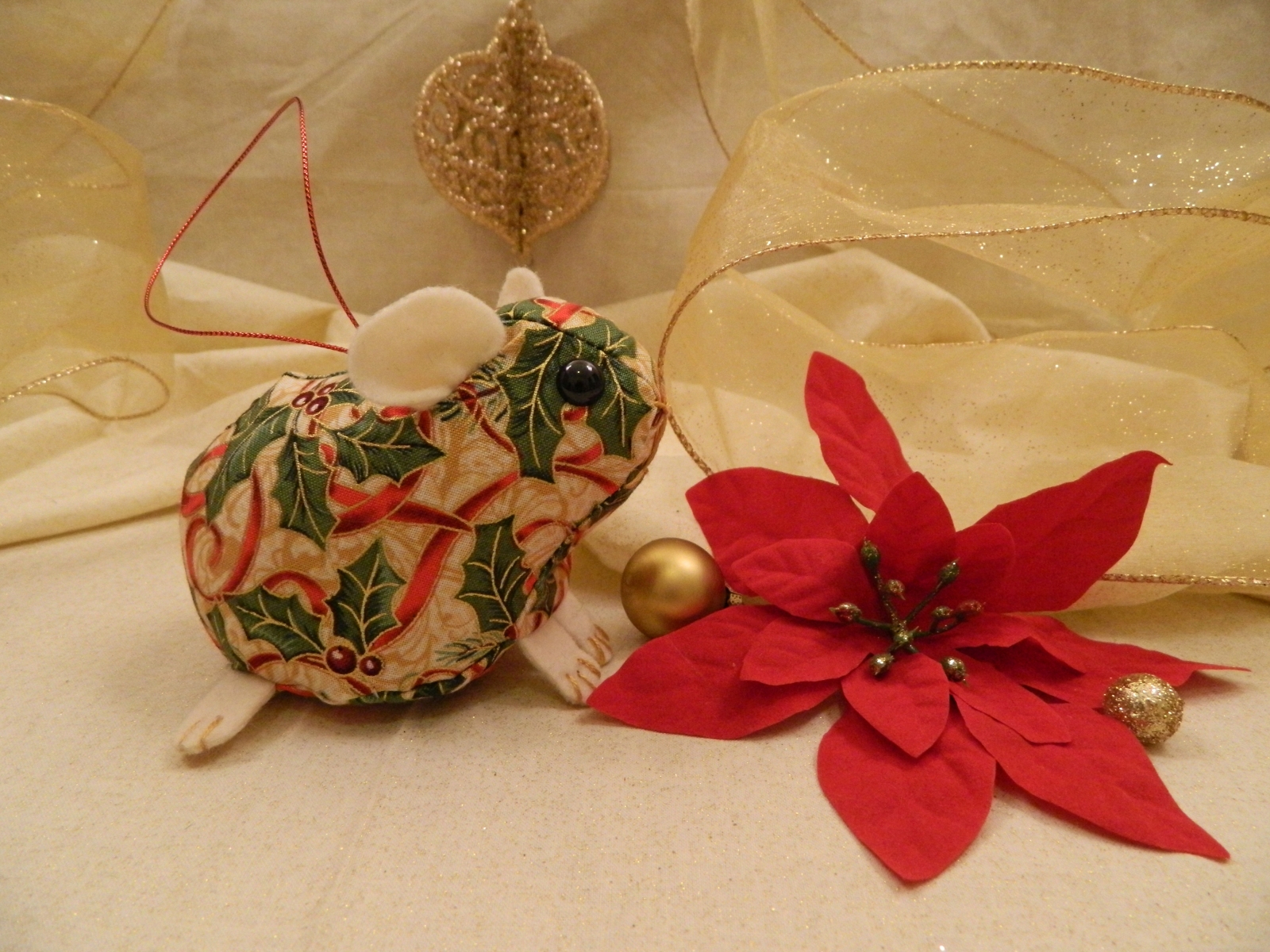 Red Ribbons & Holly Guinea Pig Ornament | Citrine Mouse