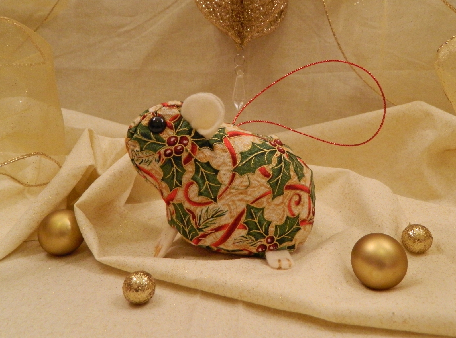 Red Ribbons & Holly Guinea Pig Ornament | Citrine Mouse