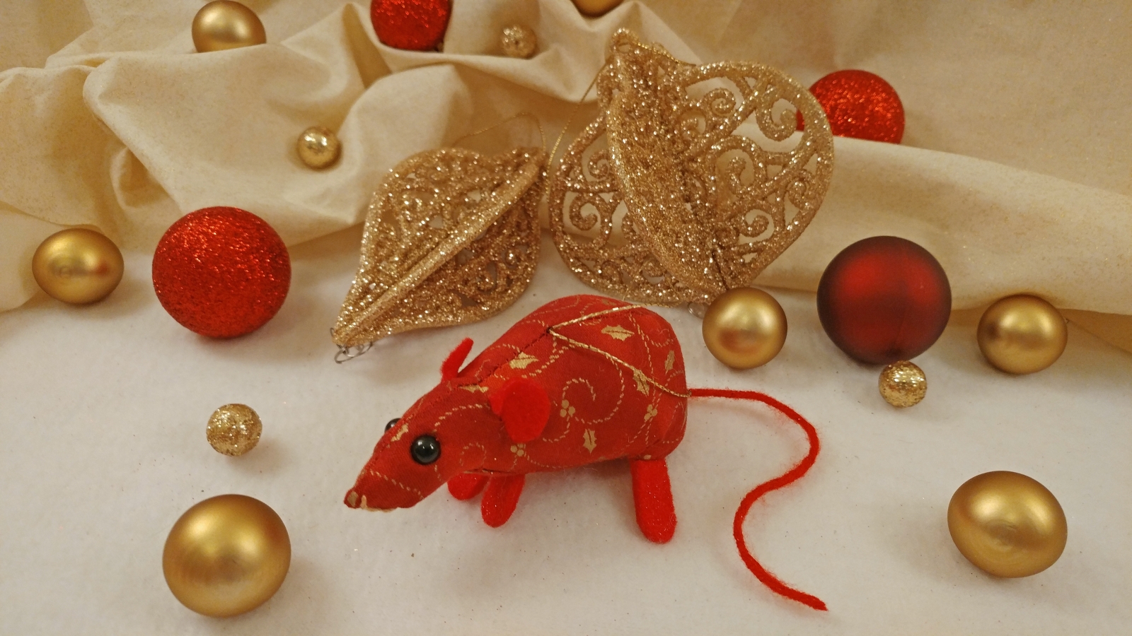 Red with Gold Vines Mouse/Rat Ornament | Citrine Mouse